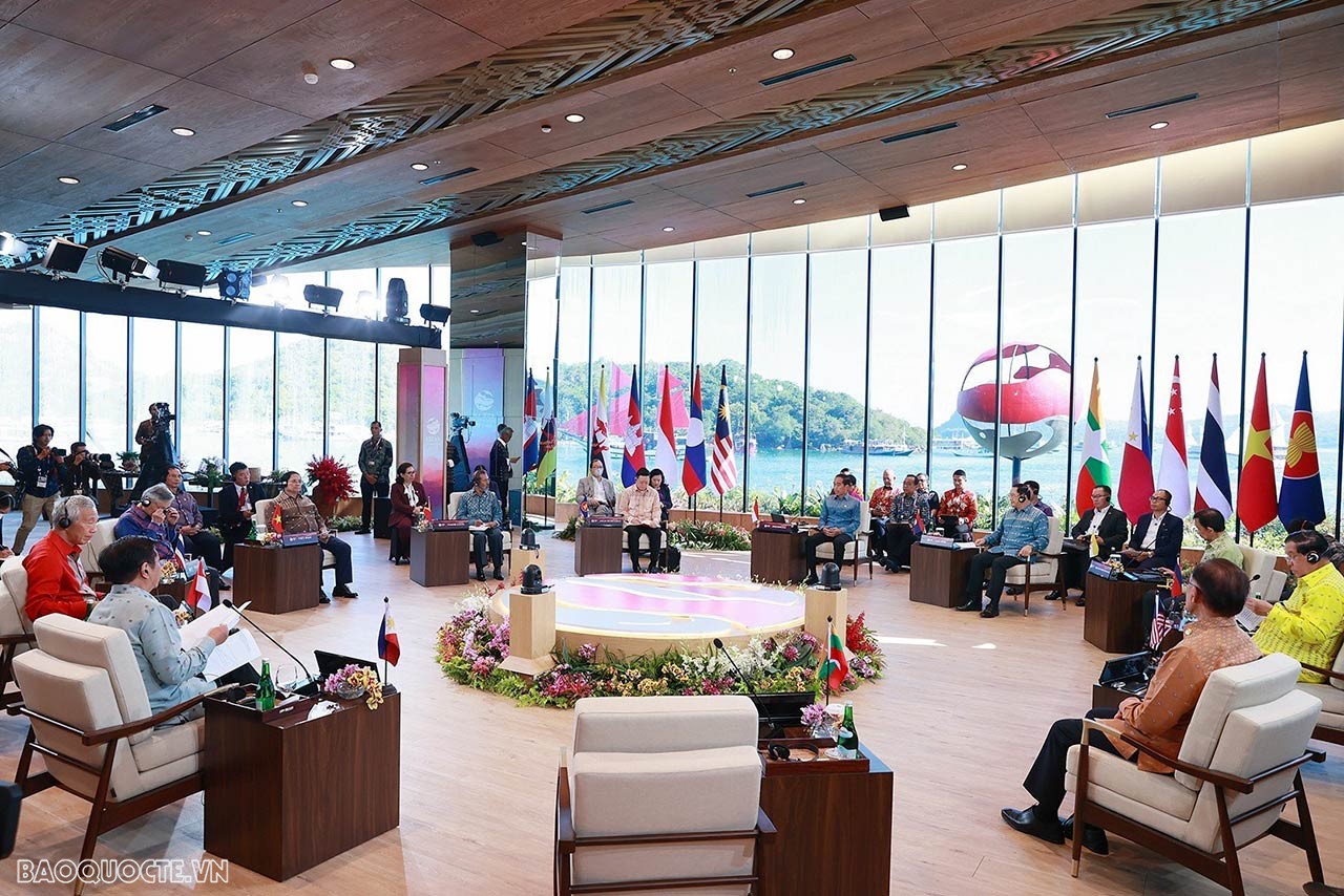 Prime Minister Pham Minh Chinh Attends Retreat Session Of 42nd Asean Summit