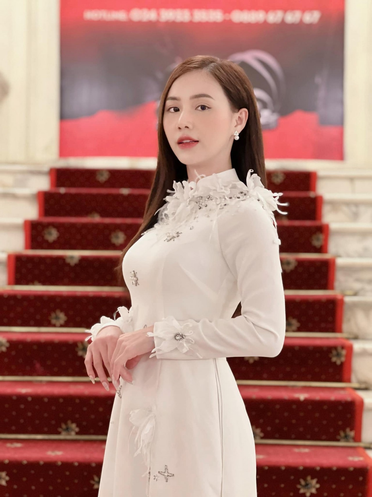 Gu thời trang thanh lịch, gợi cảm của diễn viên Minh Thu phim Nơi giấc mơ tìm về