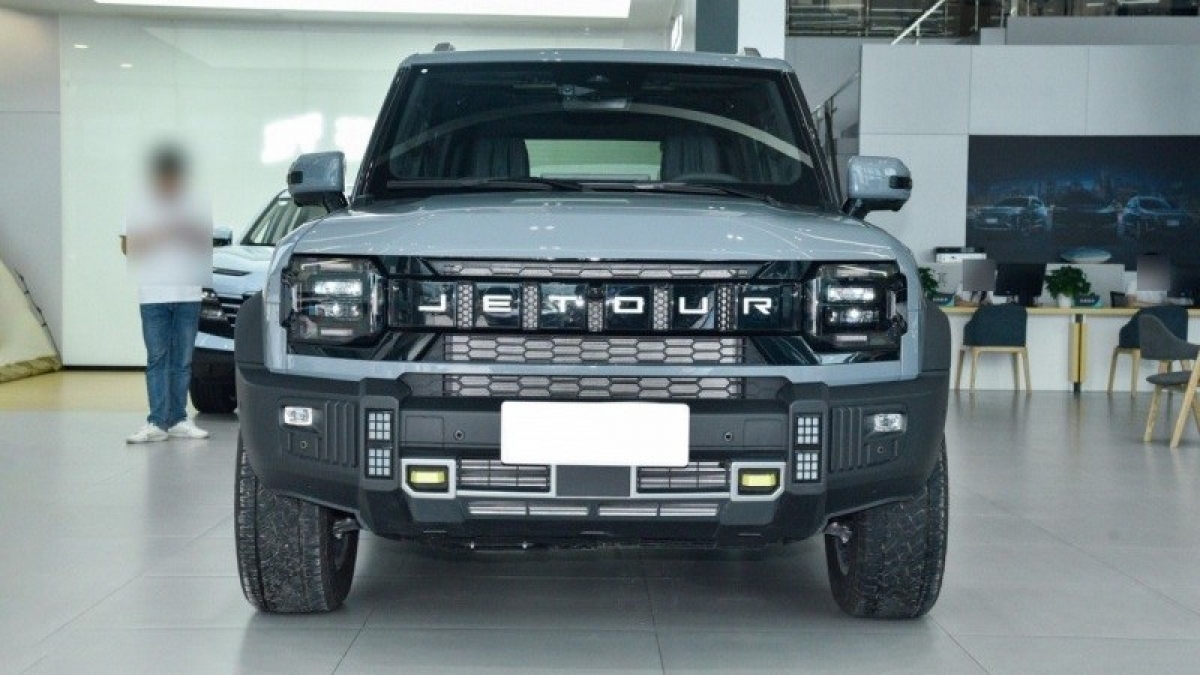 Cận cảnh SUV địa hình Jetour Traveller, thiết kế giống Ford Bronco