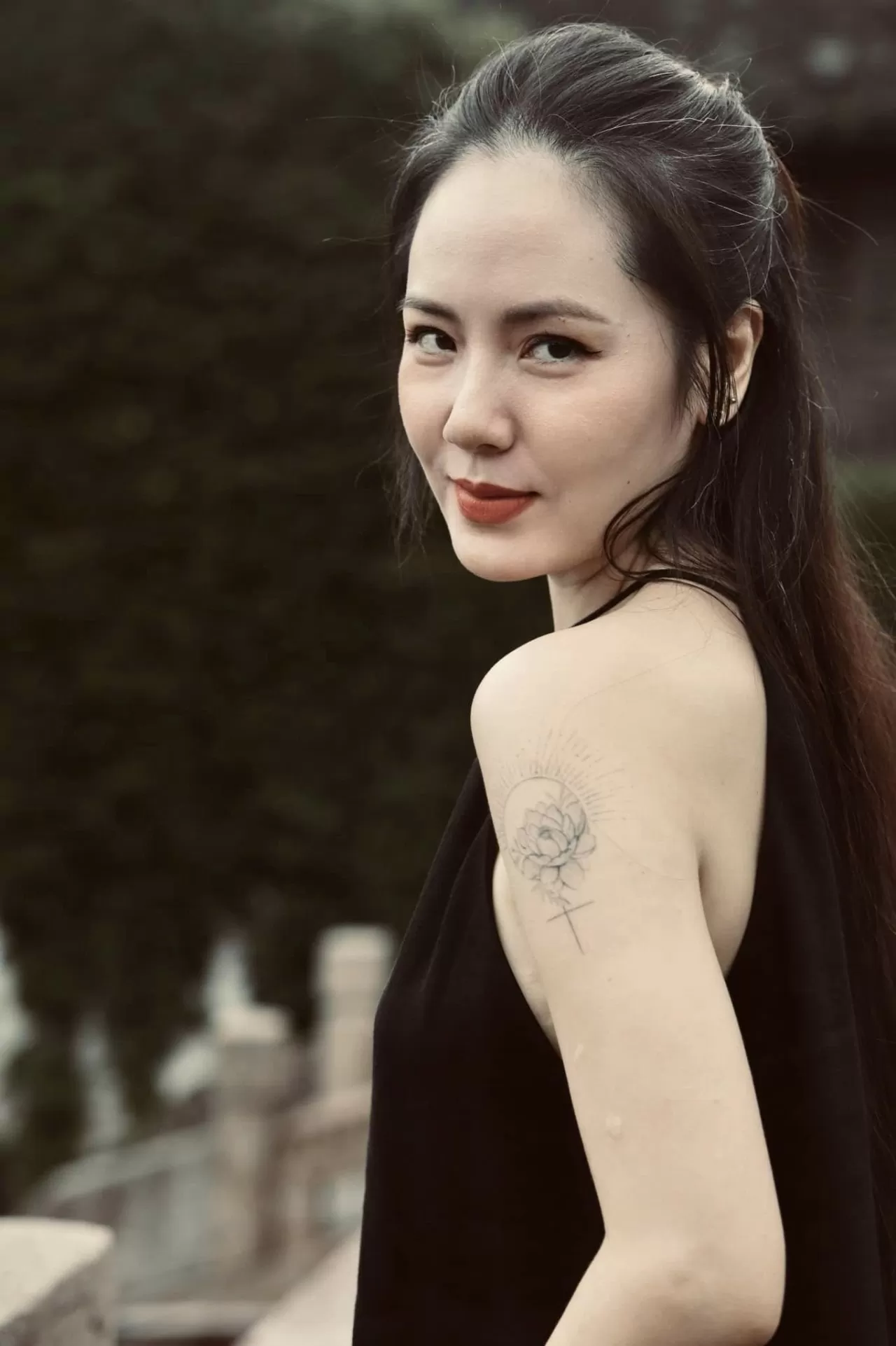 Ca sĩ Phương Linh xinh đẹp, trẻ trung tuổi 40