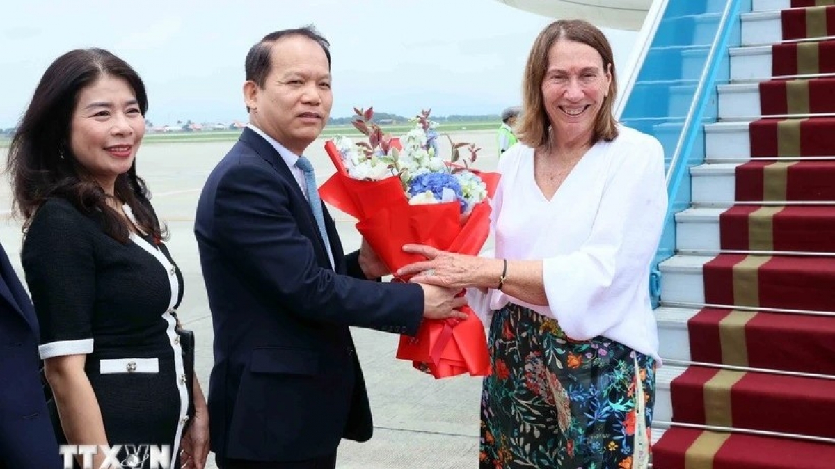 Chủ tịch Thượng viện Australia Sue Lines bắt đầu chuyến thăm Việt Nam