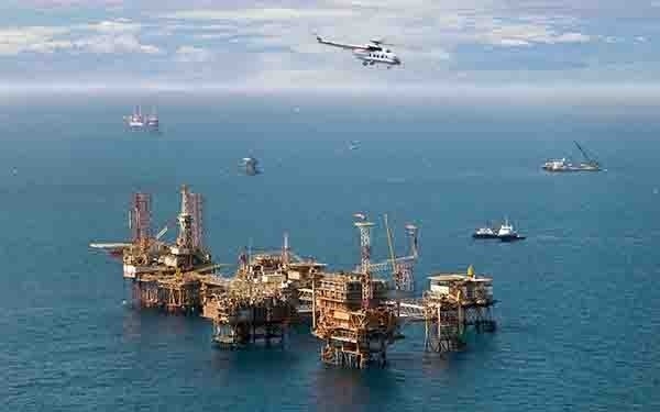 Vietsovpetro completed installation of wellhead platform topside block ...