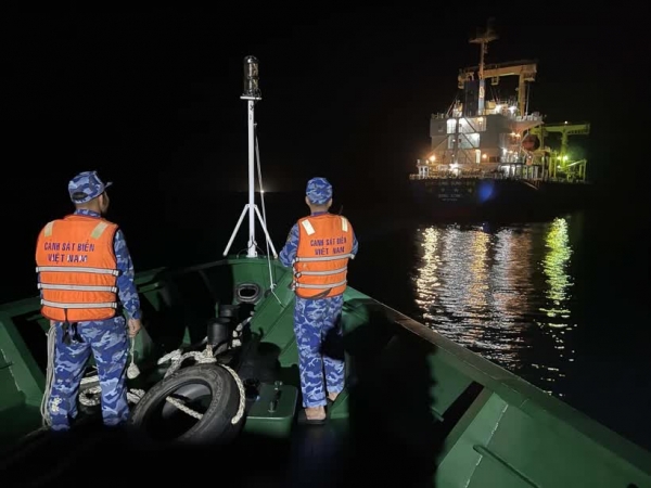 Vietnamese coast guard rescues Filipino sailor in distress