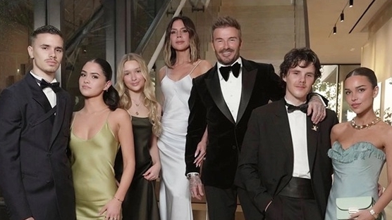 Hình ảnh cựu danh thủ David Beckham mừng sinh nhật tuổi 50 bên gia đình ...