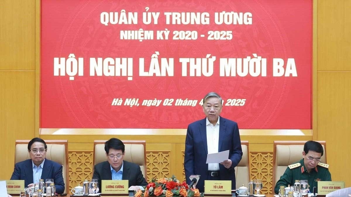 General Secretary To Lam chairs 13th meeting of Central Military ...