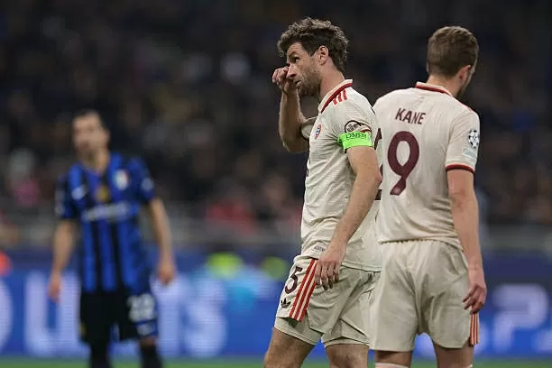 Muller cân bằng thành tích của Messi ở trận UEFA Champions League cuối cùng