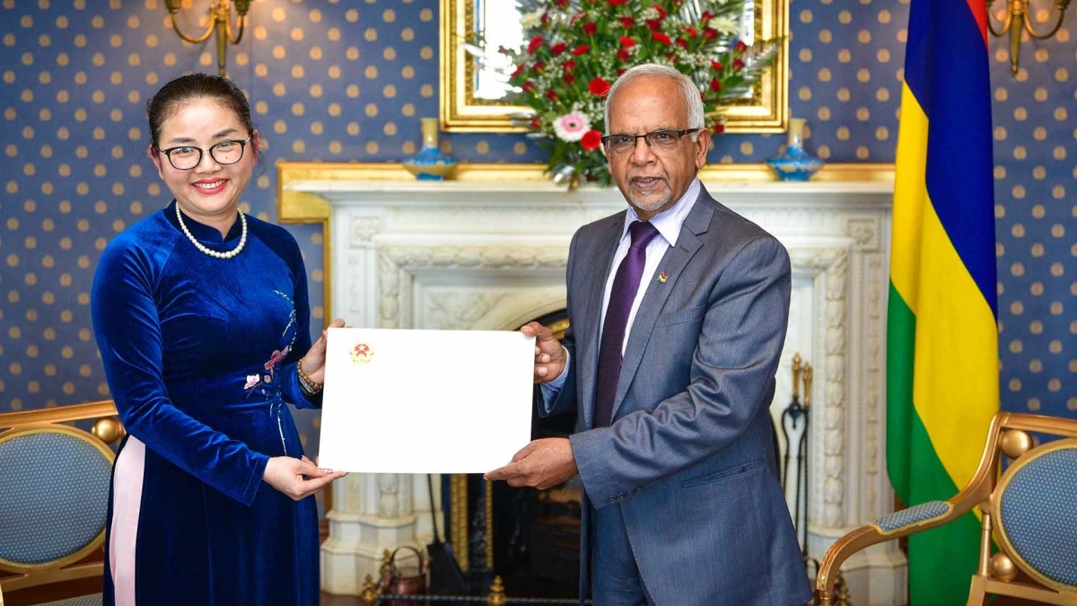 Đại sứ Trần Thị Thu Thìn trình Thư ủy nhiệm lên Tổng thống Cộng hòa Mauritius