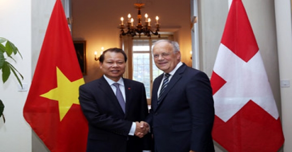 Phó Thủ tướng Vũ Văn Ninh làm việc với Phó Tổng thống Thụy Sỹ